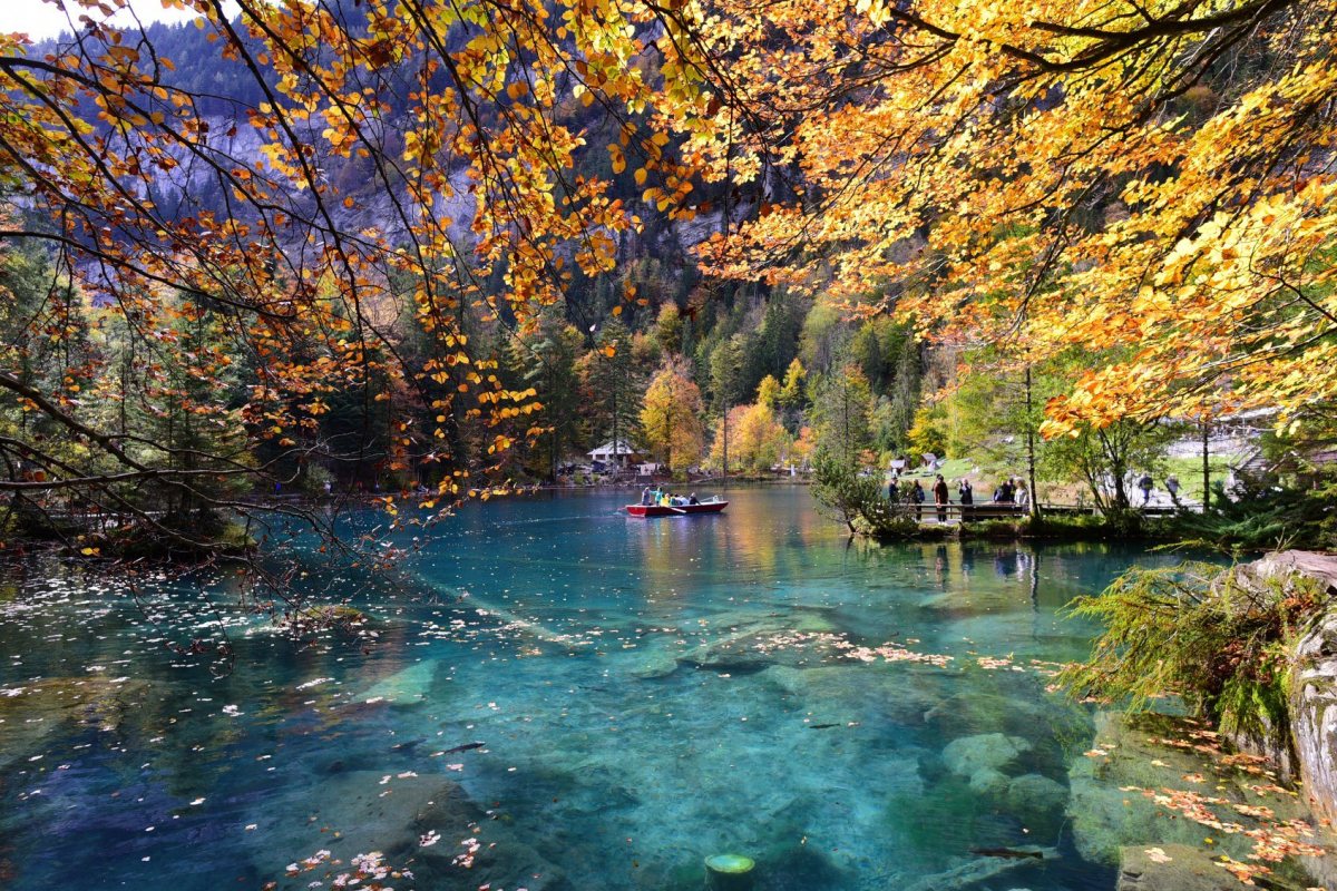Blausee in Autumn – UncleDoctor Vacation